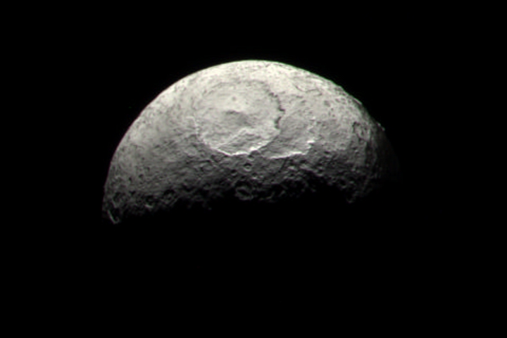 Jápeto: novas imagens e uma nova revisão do modelo que explica a ...